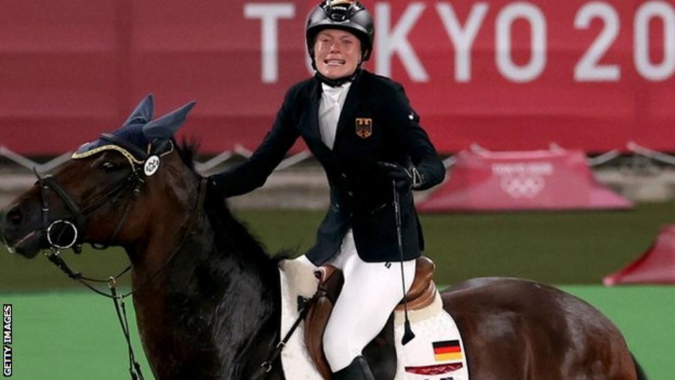 Tokyo Olympics: pentathlon coach thrown out for mistreating horse ...