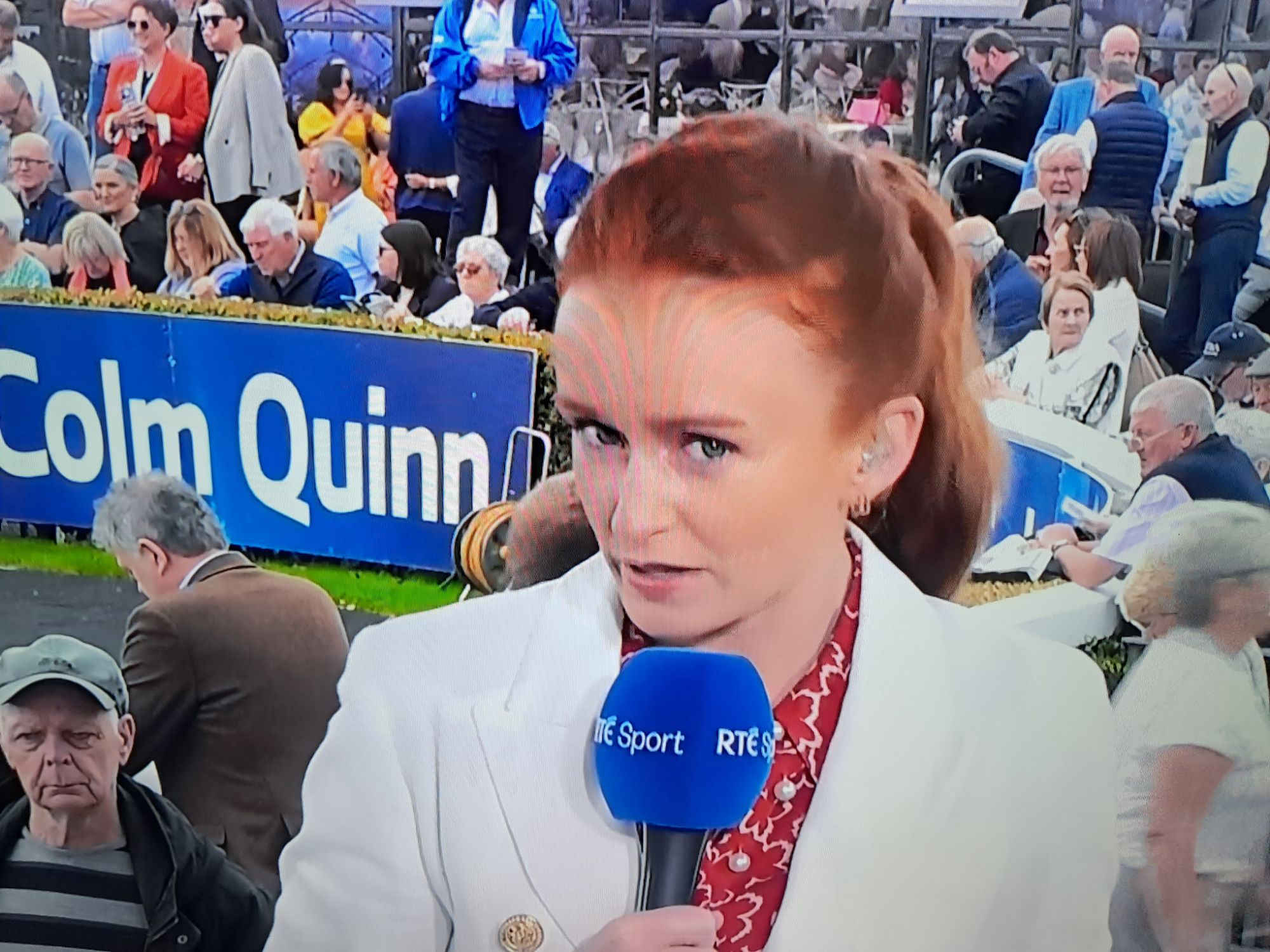 Jane Mangan compère superb @RTEsport 😍 #Galway – Horseaware
